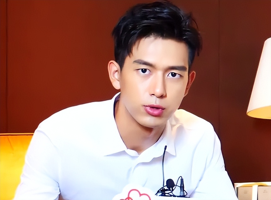 This time, it was revealed that Li Xian was in love with a divorced ...