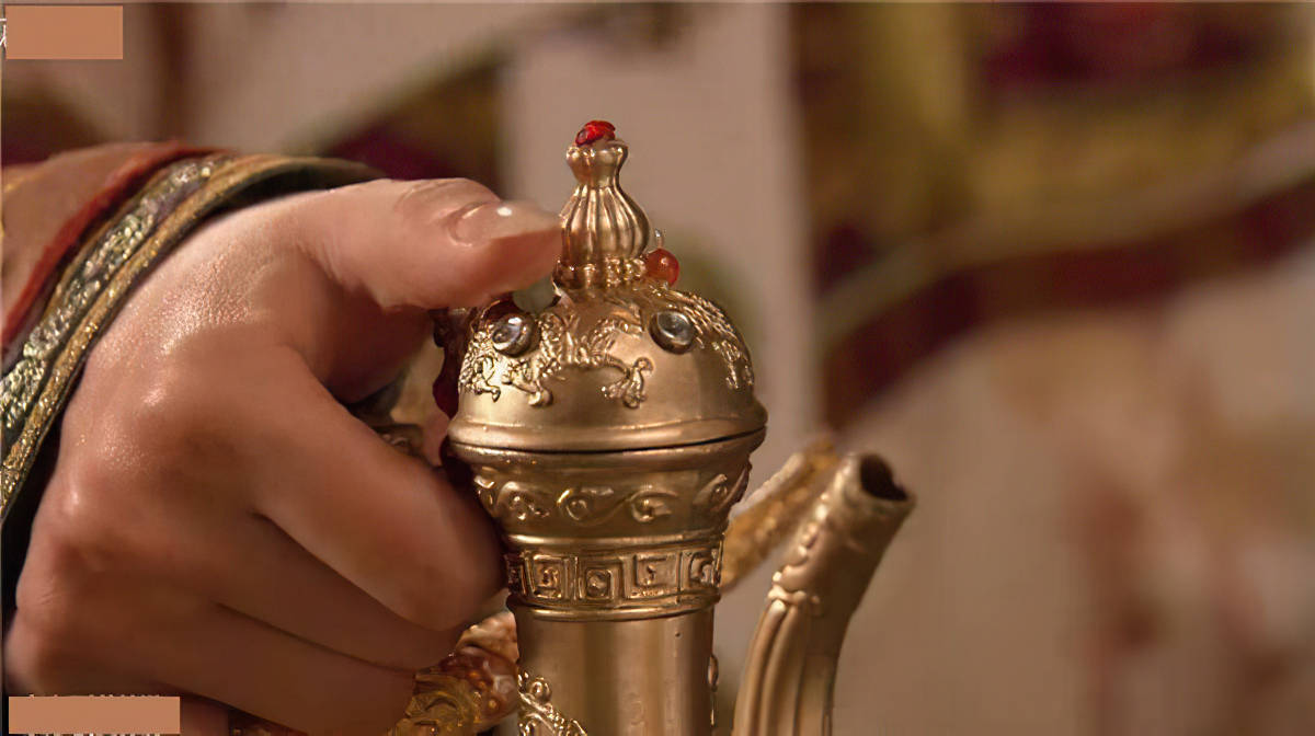 "The Legend of Zhen Huan": Why did the emperor let Zhen Huan poison ...