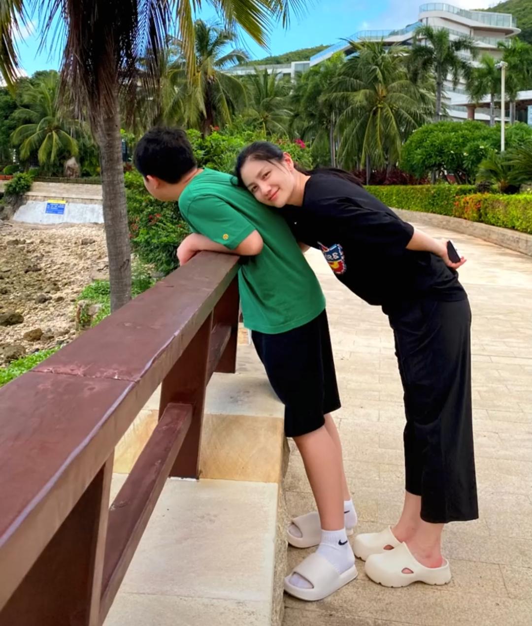 Actress Hu Ke is dating Angie! 12-year-old son steamed buns with pork ...