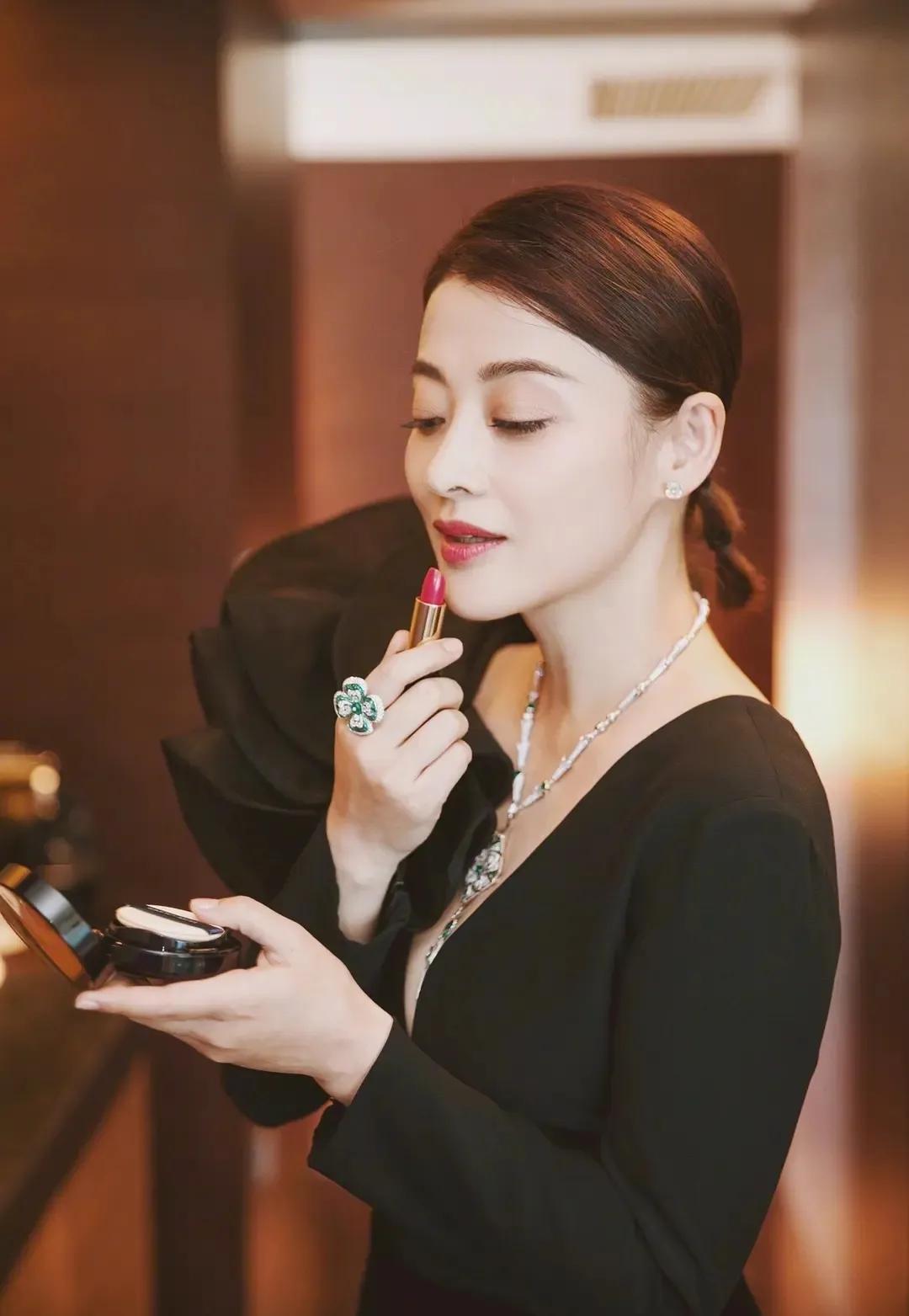 Mei Ting, a dignified and elegant actress - iNEWS