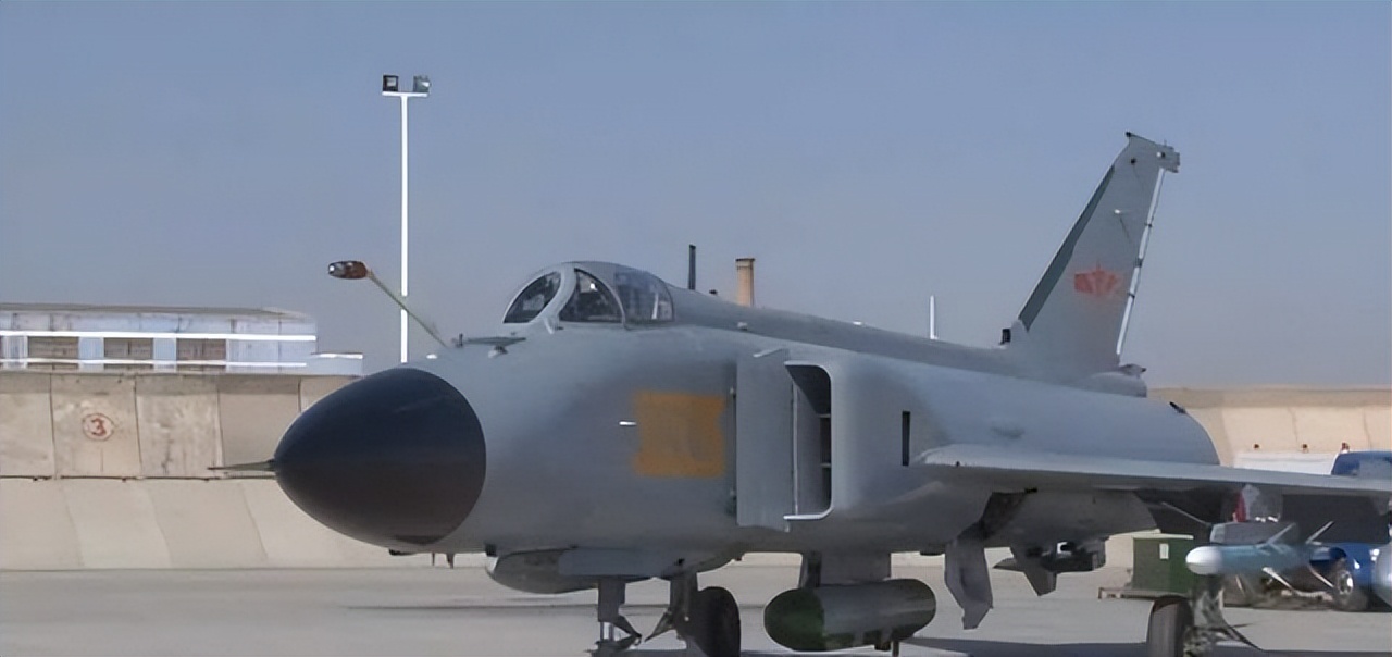 The last beautiful man - J-8FR reconnaissance type - iMedia