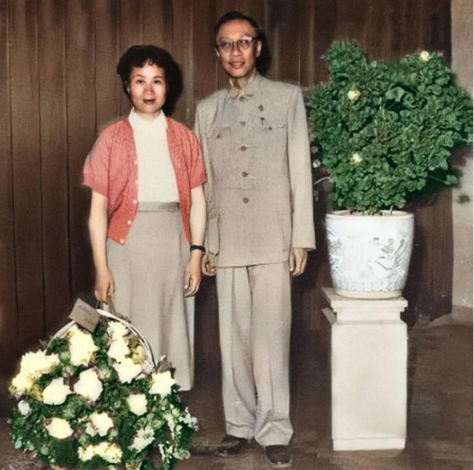 After Puyi died of illness, his wife Li Shuxian never remarried and ...