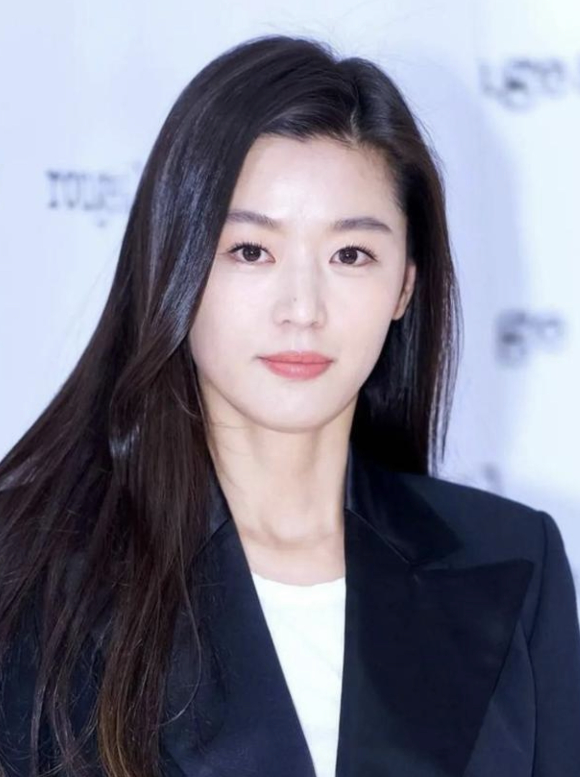 Net exposure limit Han Ling lifted?Li Dongxu debuts on the cover of the ...