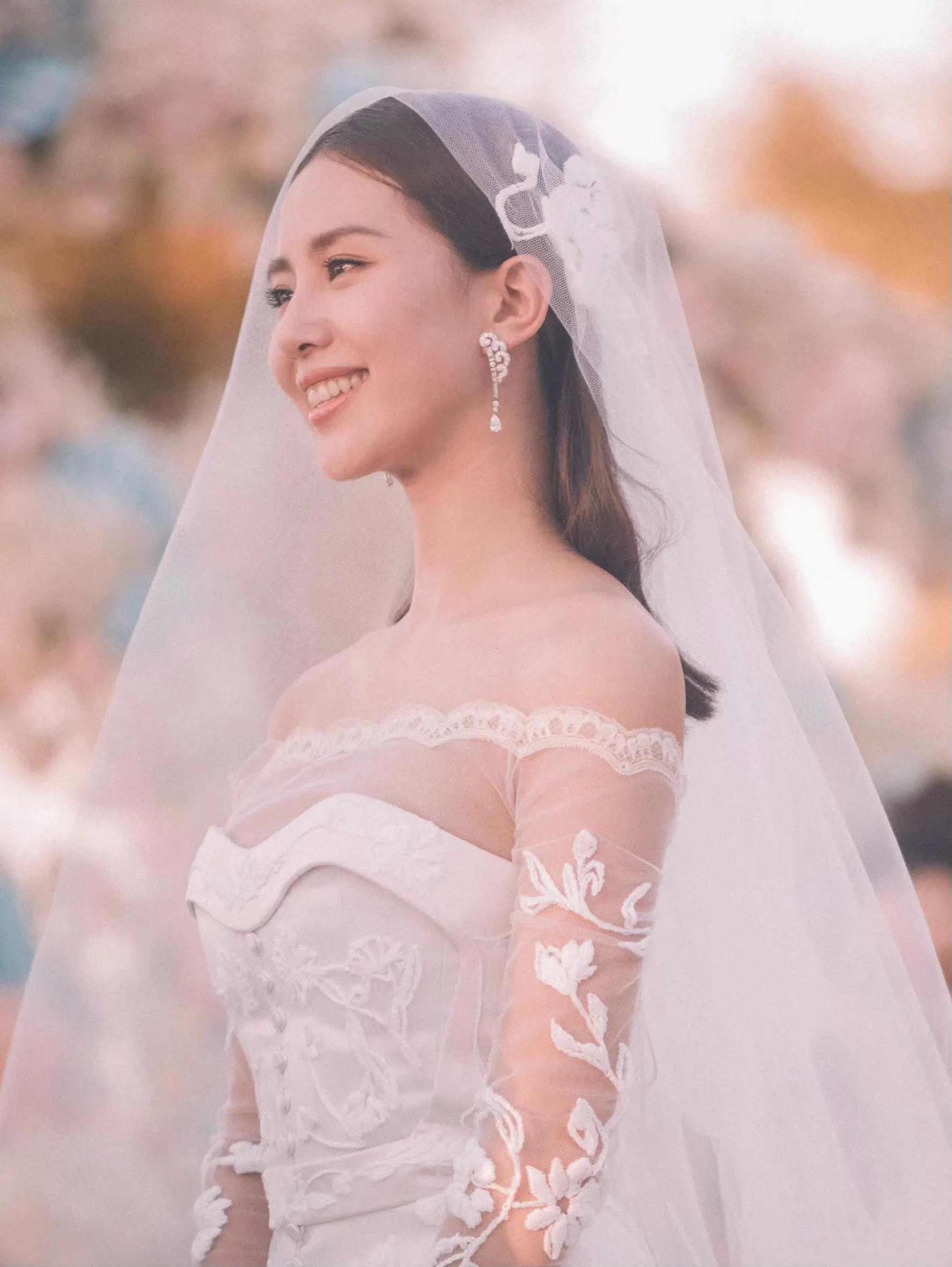 On how amazing the actress's white wedding dress is, Liu Yifei, Zhao Liying, retro Yang Zireba ...