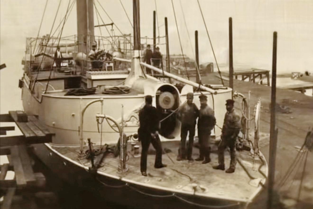 If the Beiyang Navy has a third "Dingyuan Ship", will the leader be ...