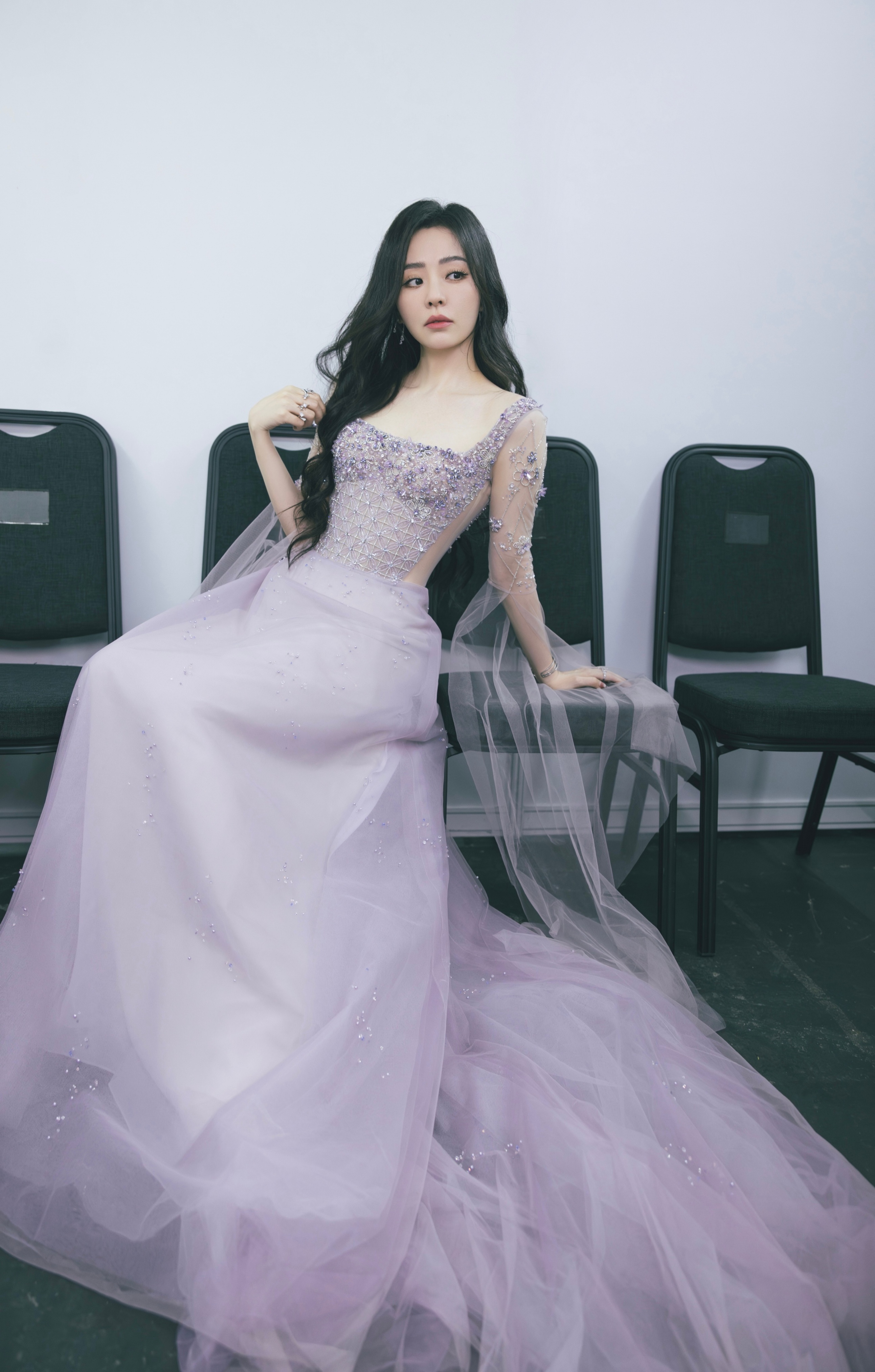 Jane Zhang's violet dress - iMedia
