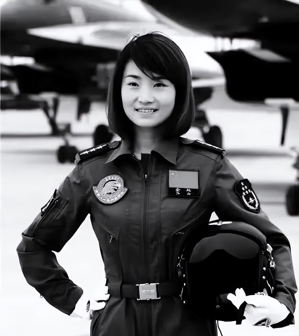 Commemorating the J-10 Golden Peacock with Broken Wings - Yu Xu - iNEWS