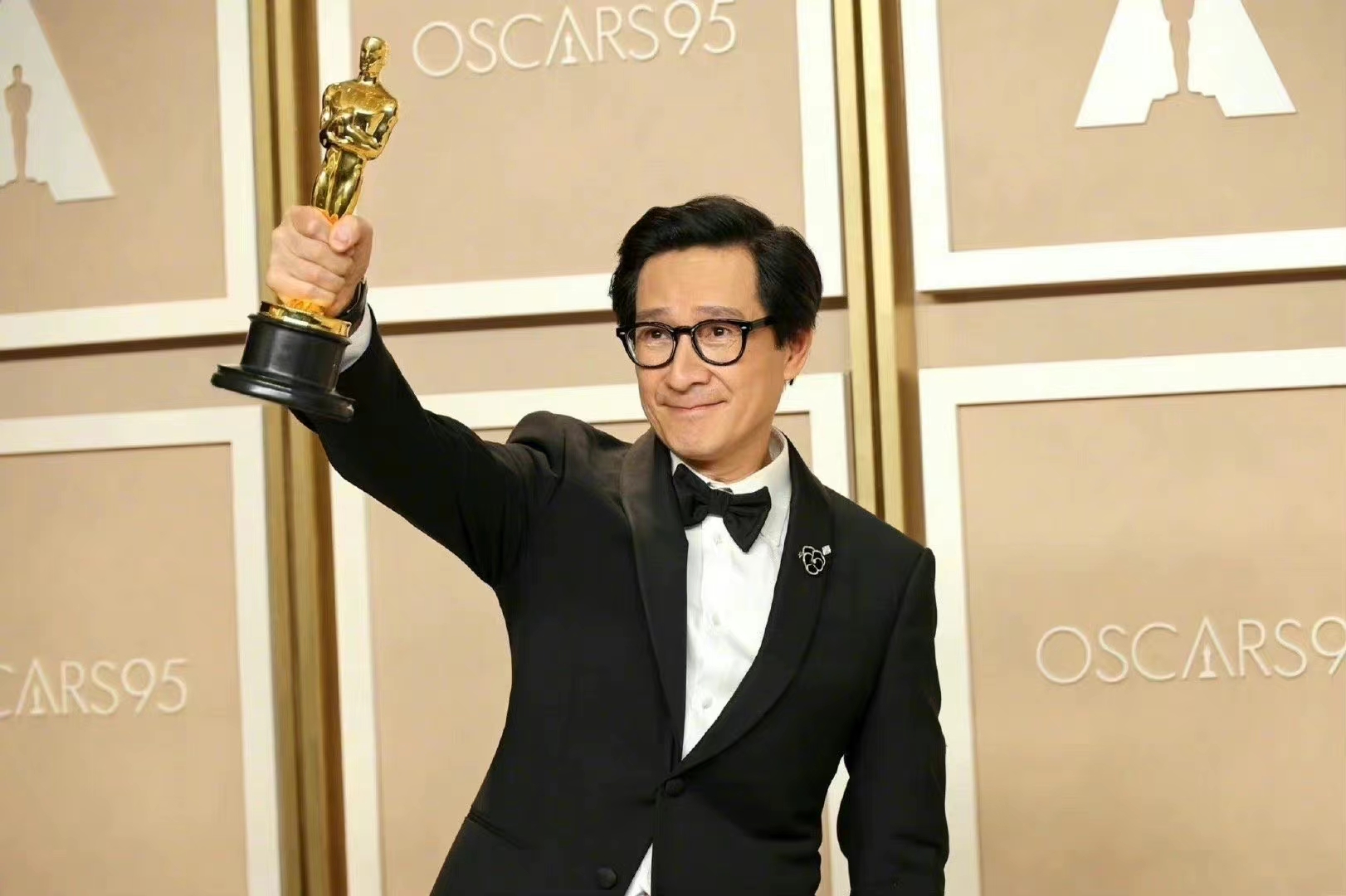 Actor Guan Jiwei: Born in Vietnam, living in the United States, but ...