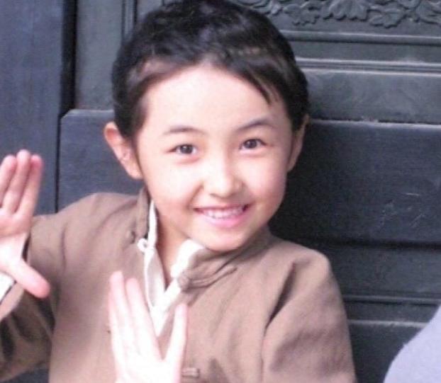 "National Girl" Zhang Zifeng: praised by Feng Xiaogang, acting with Xu ...
