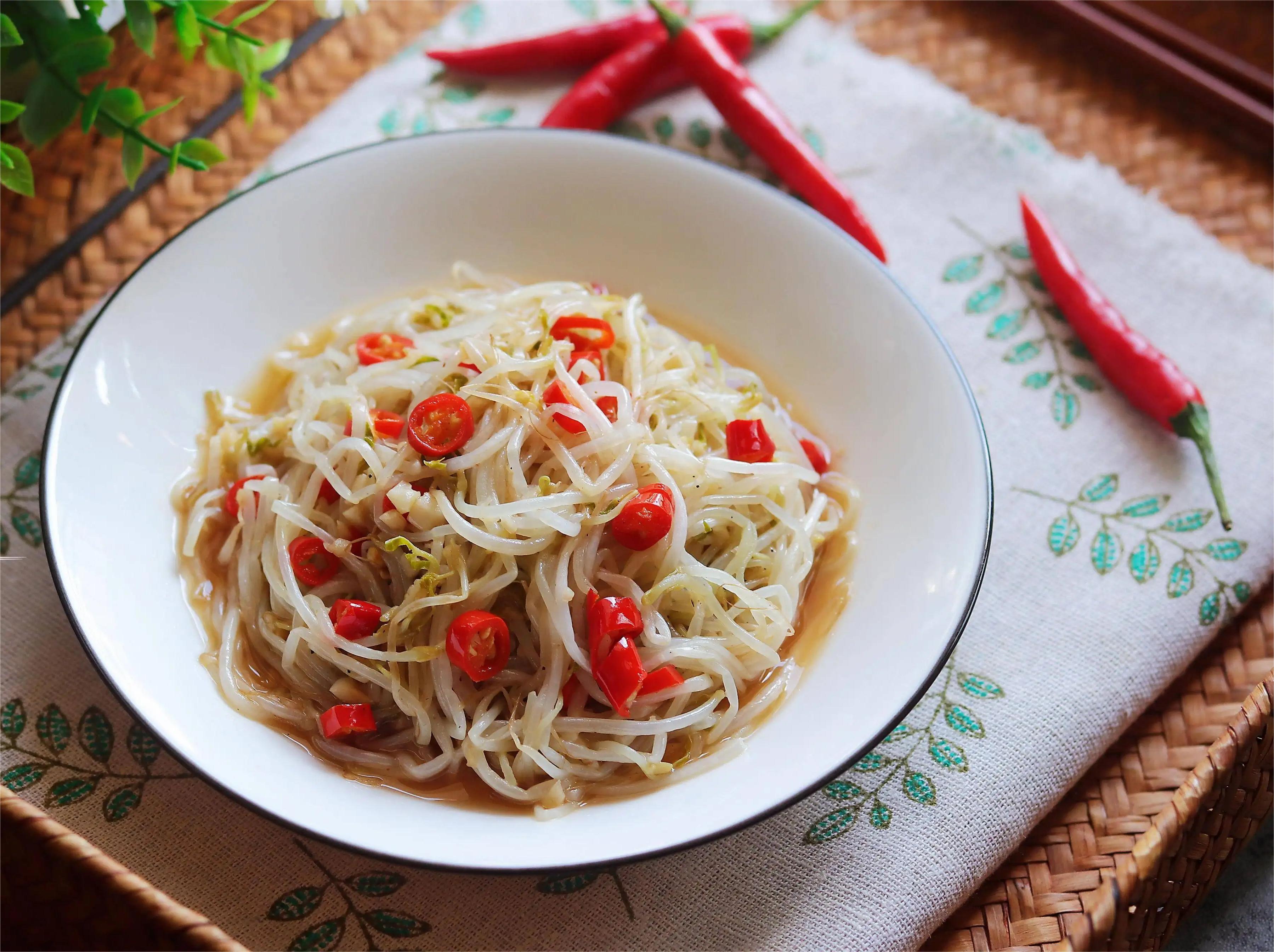 Autumn dry!It is recommended to eat white fungus and mung bean sprouts ...