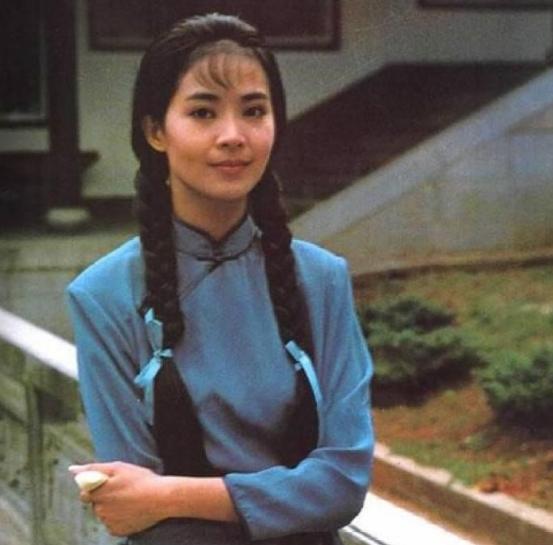 She is the "most beautiful Junjun", she has been in love with her ...