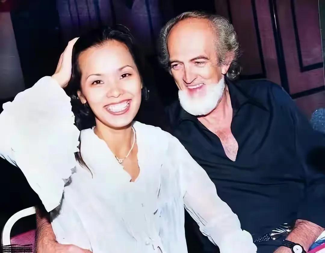 Wei Wei's ex-husband passed away, and the grievances between the two ...