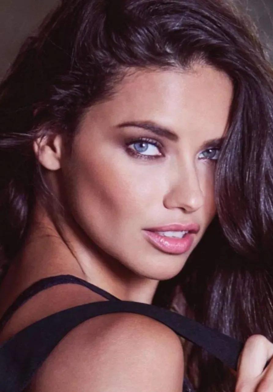 The world's top supermodel Victoria's Secret first angel Adriana Lima ...