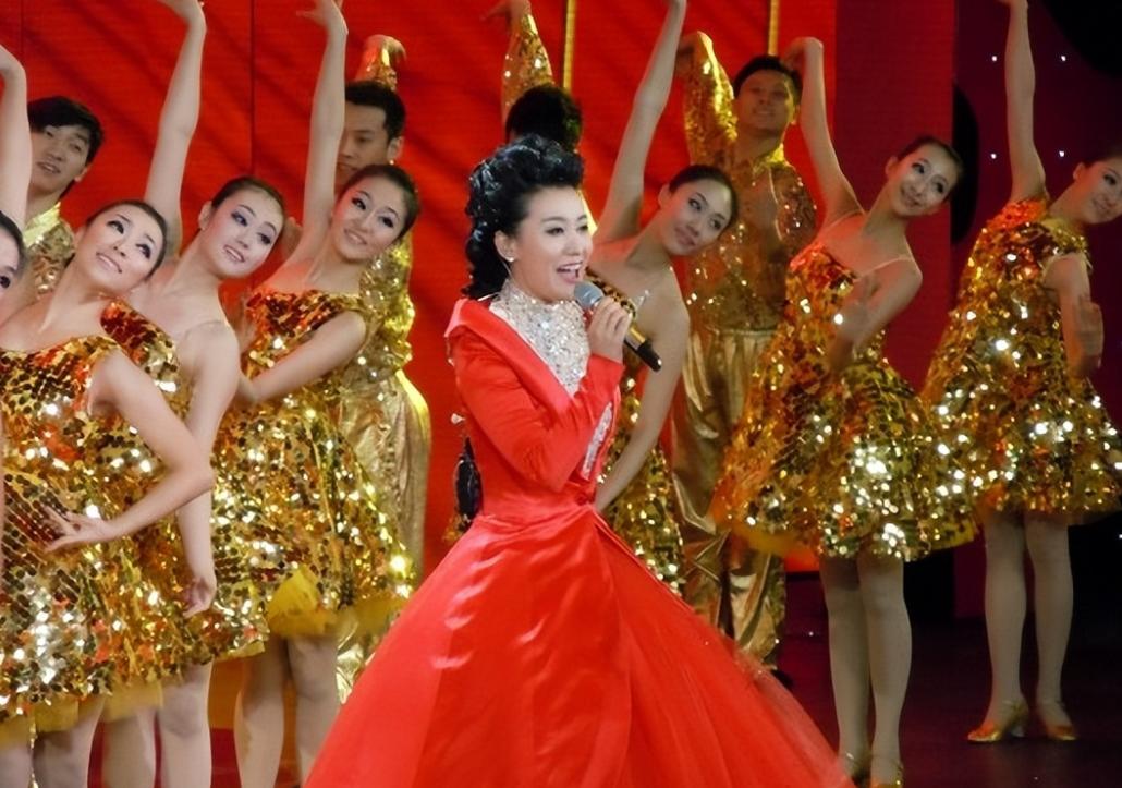 44-year-old Tan Jing appeared in his hometown in Shanxi, ate at a ...