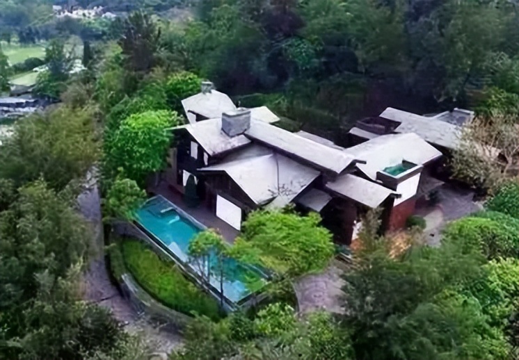 34-year-old Liang Luoshihan exposed the interior of a 1.5 billion ...