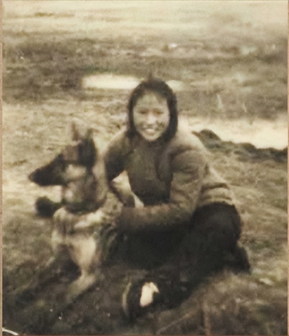 After Peng Xuefeng sacrificed, someone pursued Lin Ying. She took out ...