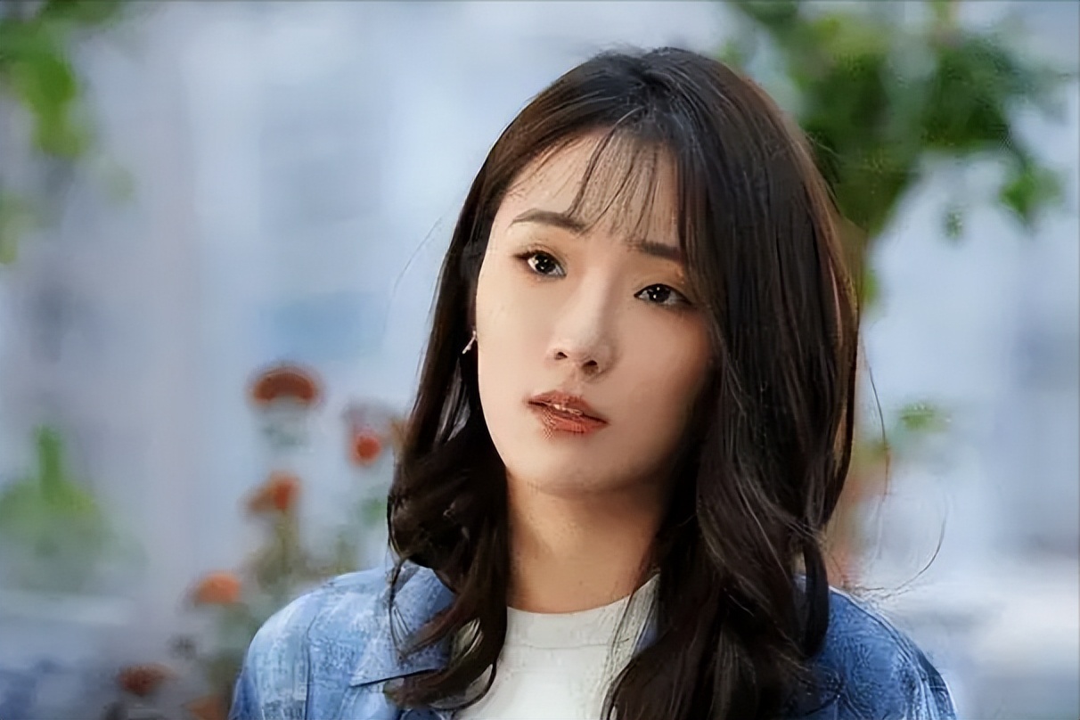 The 6 actors who are ugly and have poor acting skills, with "relationship households" written ...