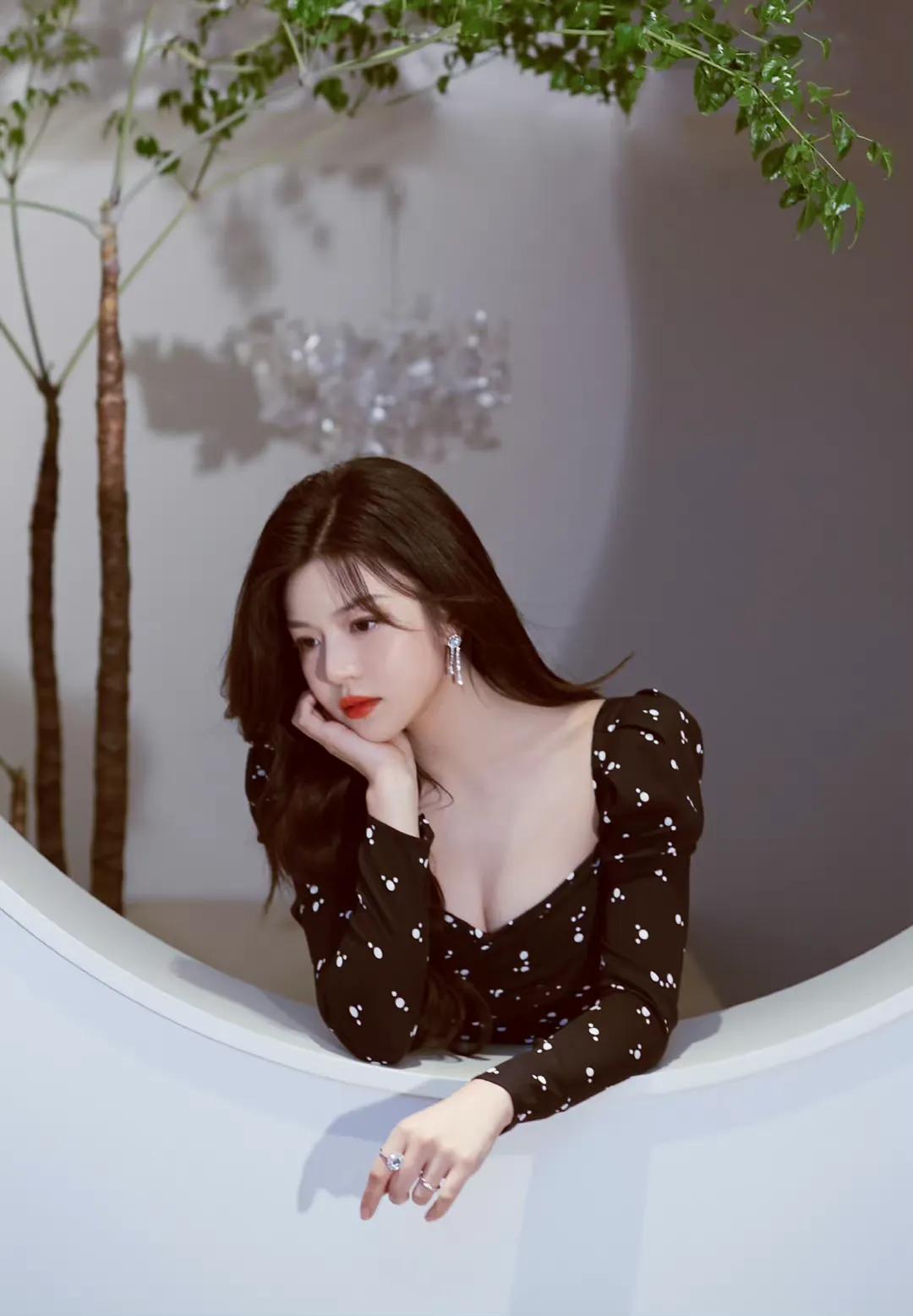 Chen Yanxi is pretty - iNEWS