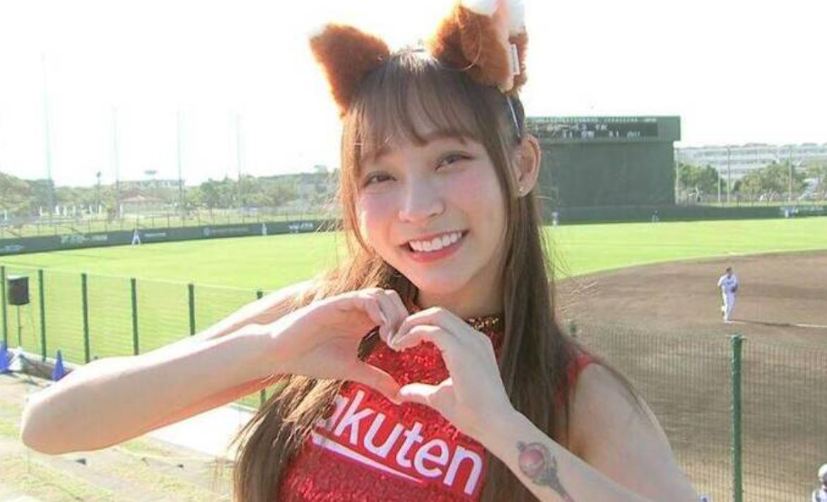 She is the goddess of Taiwanese cheerleaders: she has a perfect figure ...