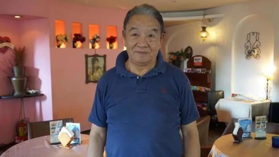 Ding Qiang, an old drama player, passed away unexpectedly. His last ...