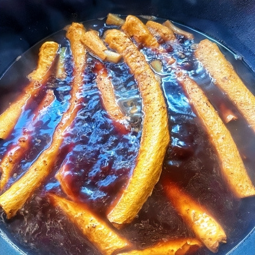 Internet celebrity ingredients: bean stems wrapped with folded ear ...