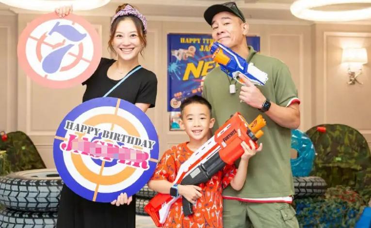 Cherrie Ying posted the video, Jasper is too loving, hoho looks like a girl with pigtails - iNEWS