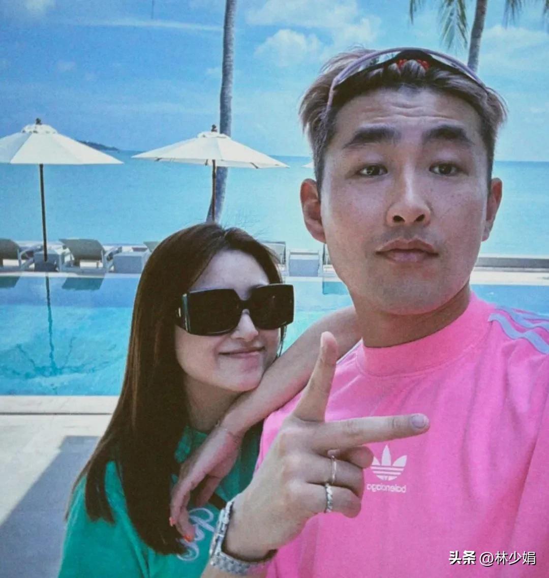 The second anniversary of Wang Yanlin and his wife receiving the ...