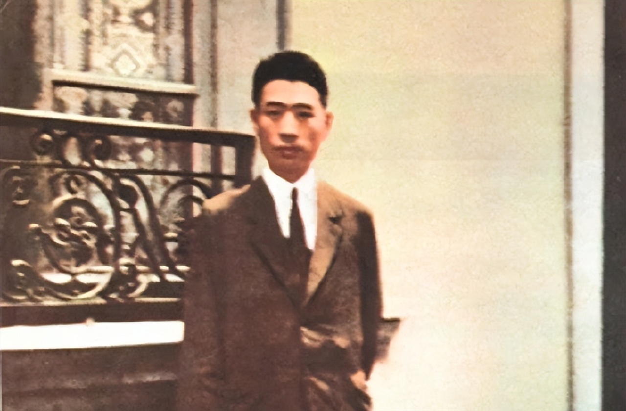 After Lin Biao's death, a comrade secretly handed over a note. Premier ...