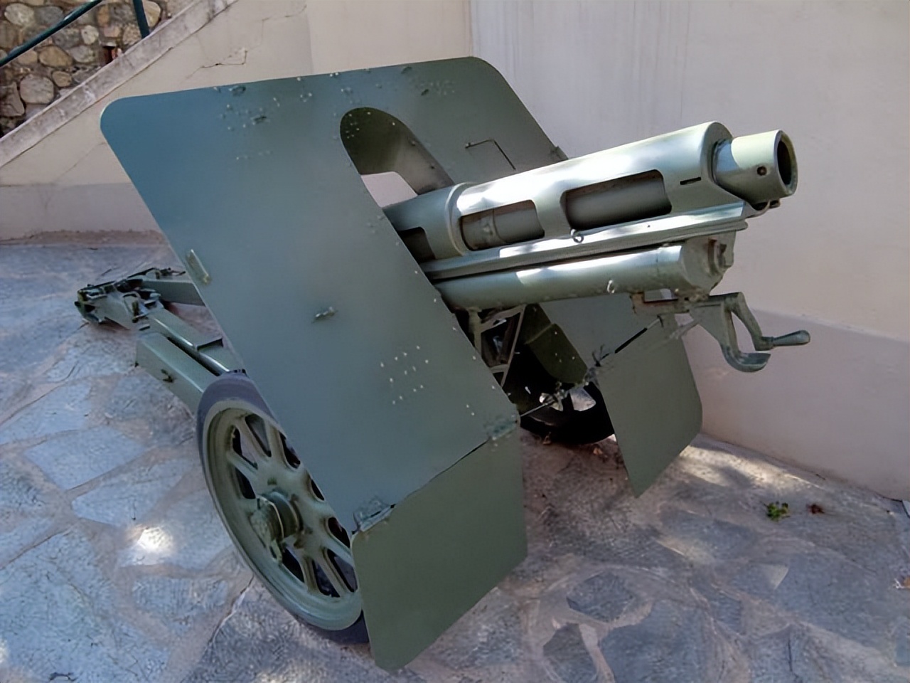 "Black Feather" troop's mountain gun (2) - Italian M34 75mm mountain ...