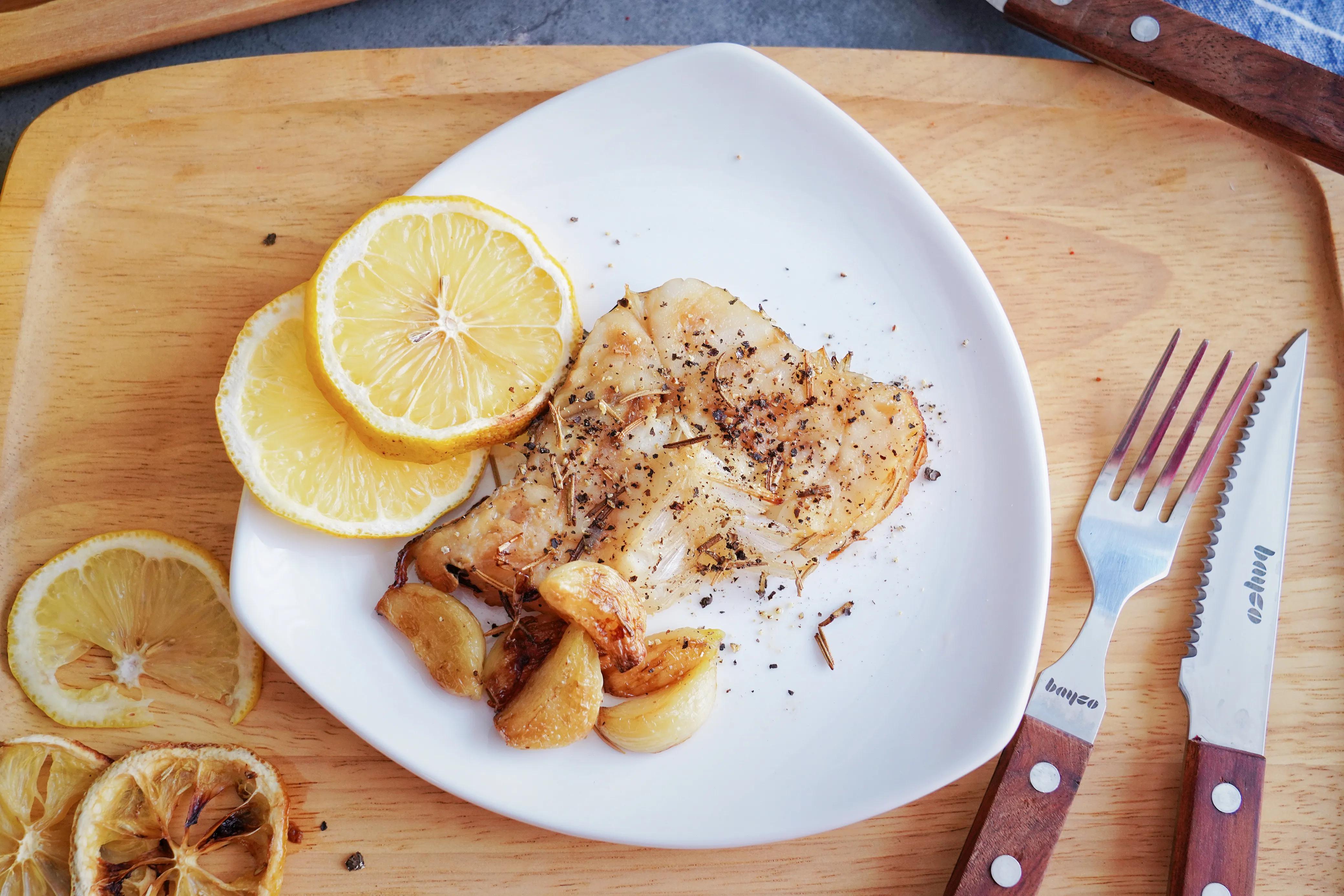 If you want to eat grilled cod and steamed cod, you can share it in one ...