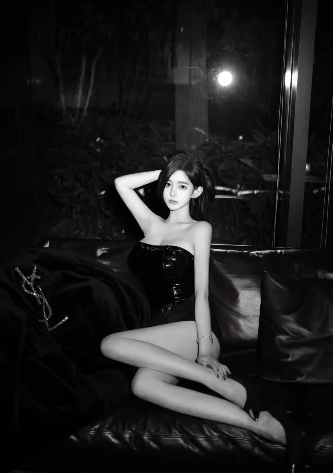 Ms. Han Ying's outfits and photo shoots - iMedia