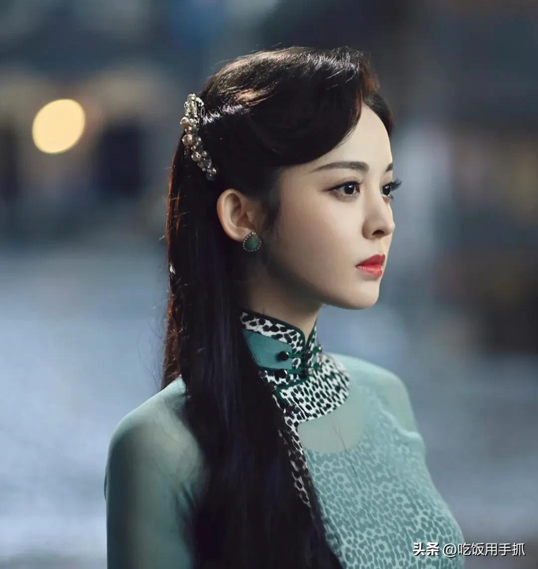 Guli Nazha's national cheongsam dress shows off her perfect figure! - iNEWS