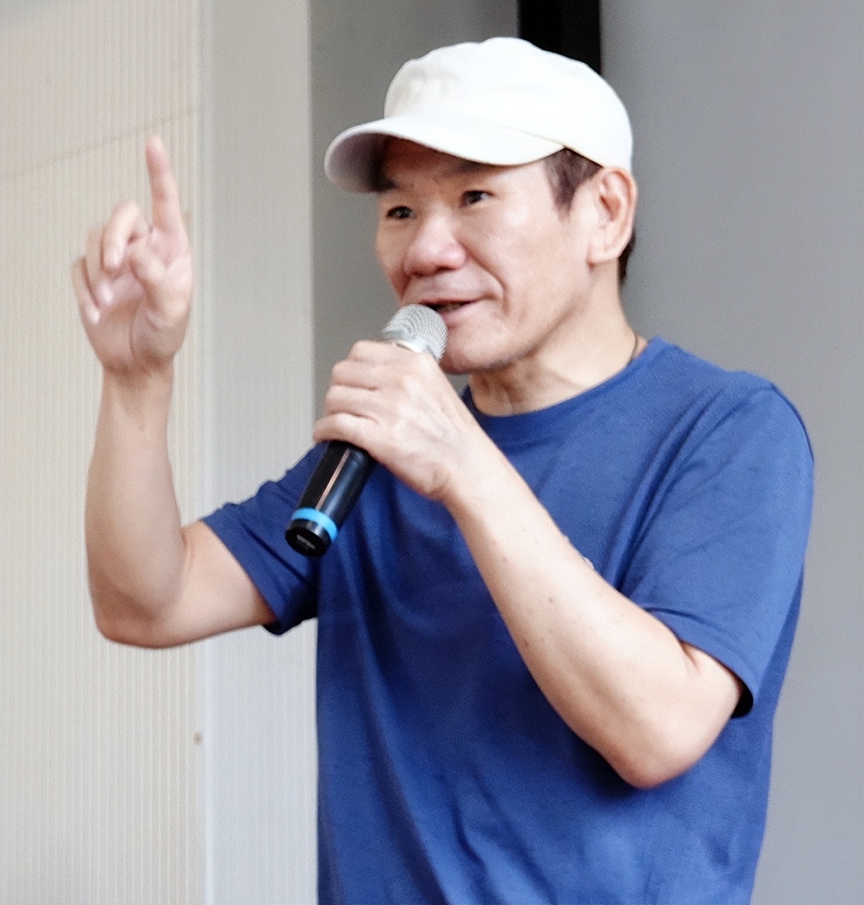 Zhao Chuan posted an old photo from 30 years ago - the joy of returning ...