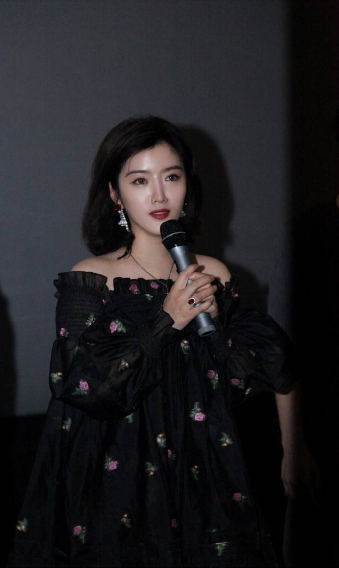 Director Li Jiaxi: I can fall in love with handsome guys in my movies - iNEWS