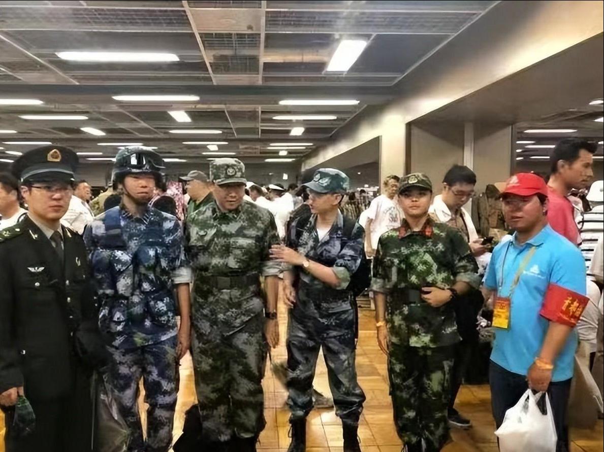 Troops stationed in Japan wearing Chinese military uniforms? All ...