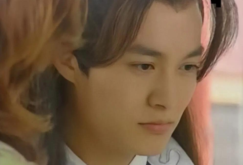 The 8 male actors in "Heavy Purple" are more handsome than the other ...