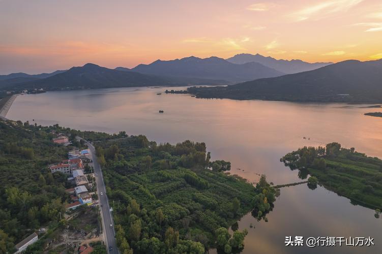 Aerial photography of Yangchun Heshui Reservoir, there are many ...