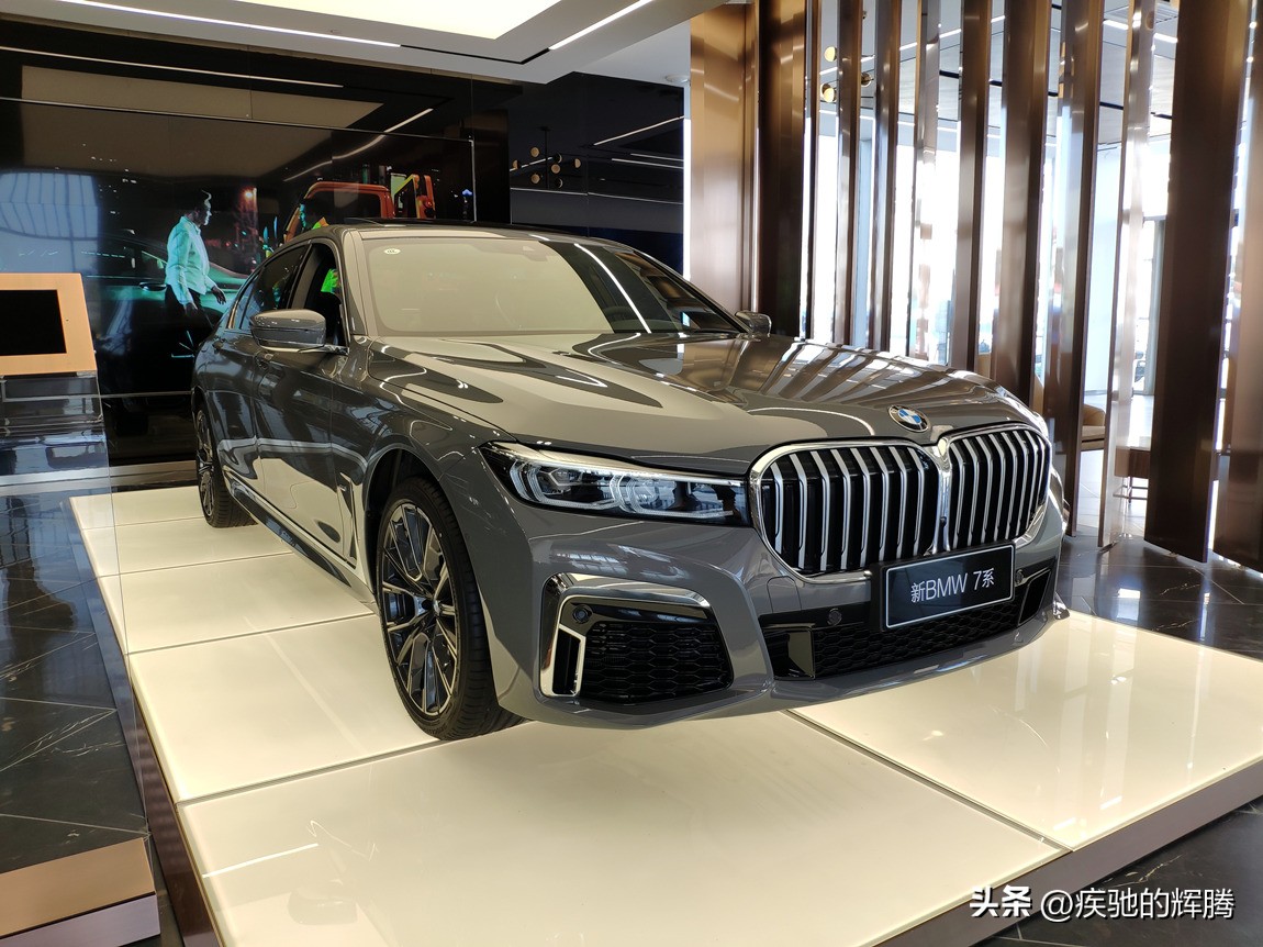 The 2021 BMW 740Li leading sedan, with a displacement of 3.0T and an output of 340 horsepower ...