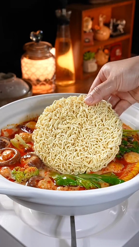 Teach you how to make Mala Tang at home - iNEWS