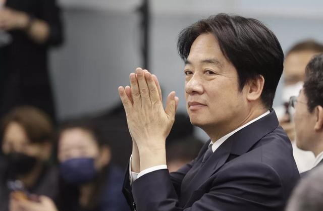 Meng Yan: Just after the Taiwan authorities finished speaking, the J-16 ...