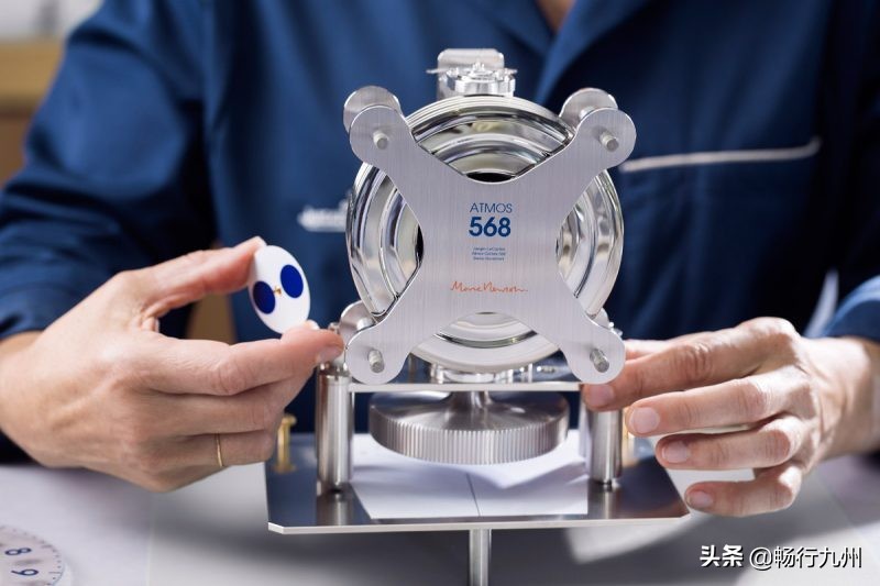 Breaking the laws of physics: Jaeger-LeCoultre Air Clock - iNEWS