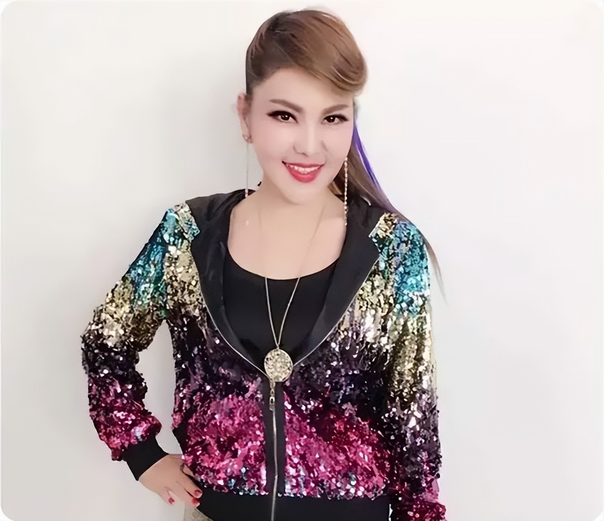 Singer Wulan Tuya: She has a big success in her career, but she has ...