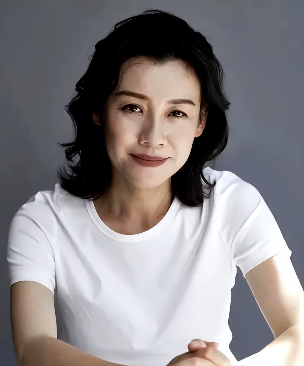 Years are merciless! Yan Ni and Liu Lin play the role of an old man ...