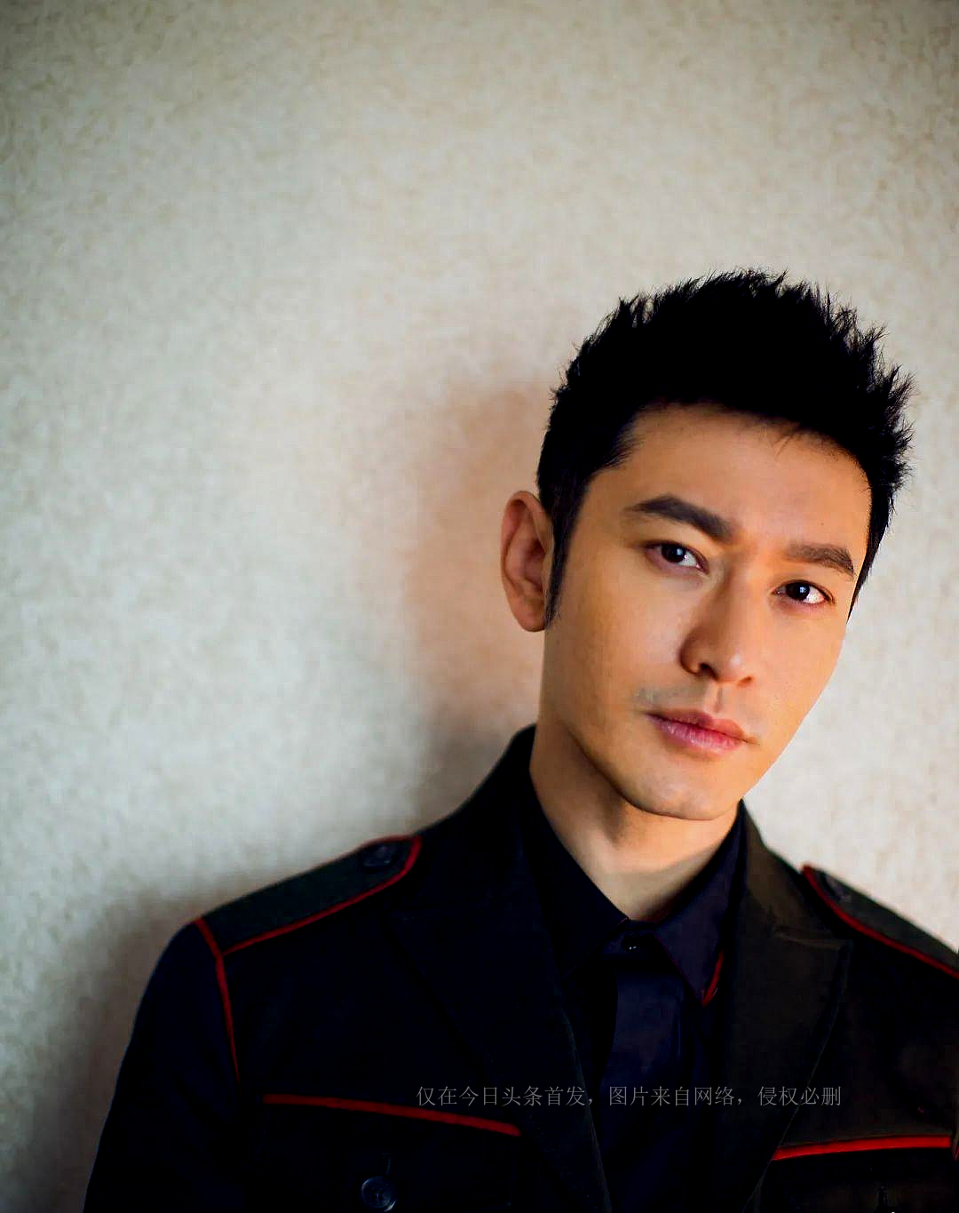It turns out that Zhang Suxia is Huang Xiaoming's biological mother. No ...