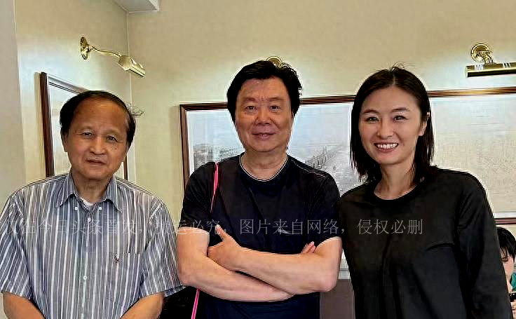 Famous host in Shanghai, Ye Huixian was accidentally photographed ...