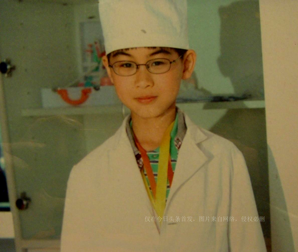 Wu Ping brought her son to the United States, her husband Lang Yongchun ...