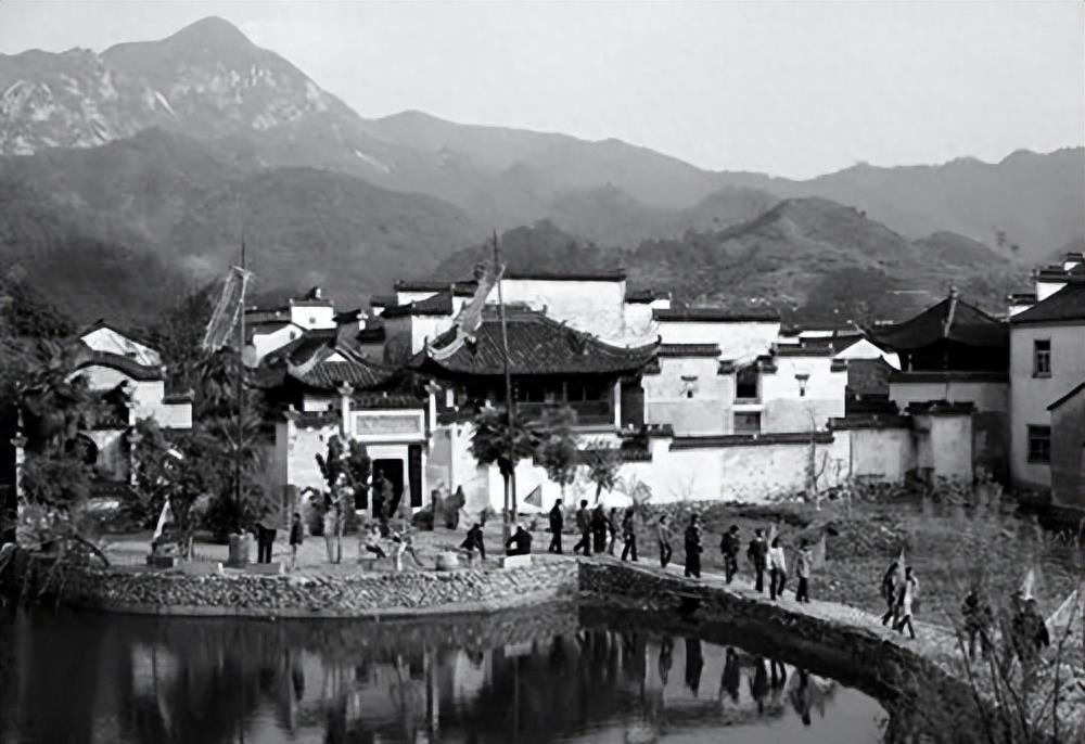 Activities of the New Fourth Army guerrillas in Yingzhou Village - iMedia