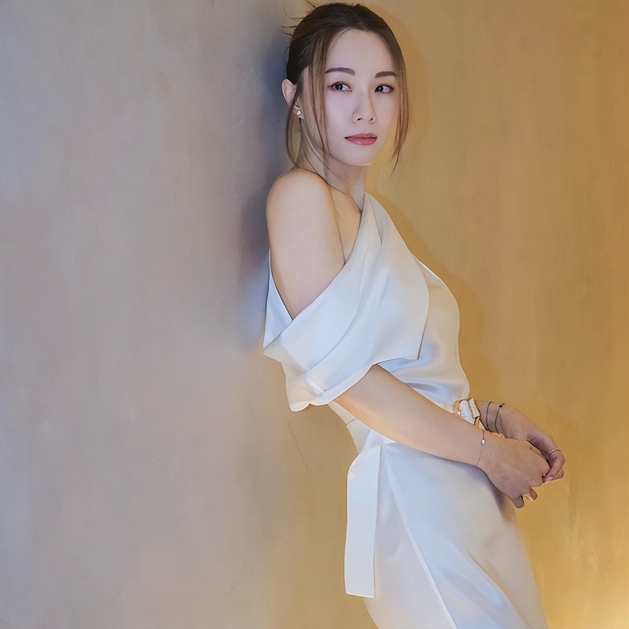 Stephy Tang posted about her mansion-what I want now is casualness and ...