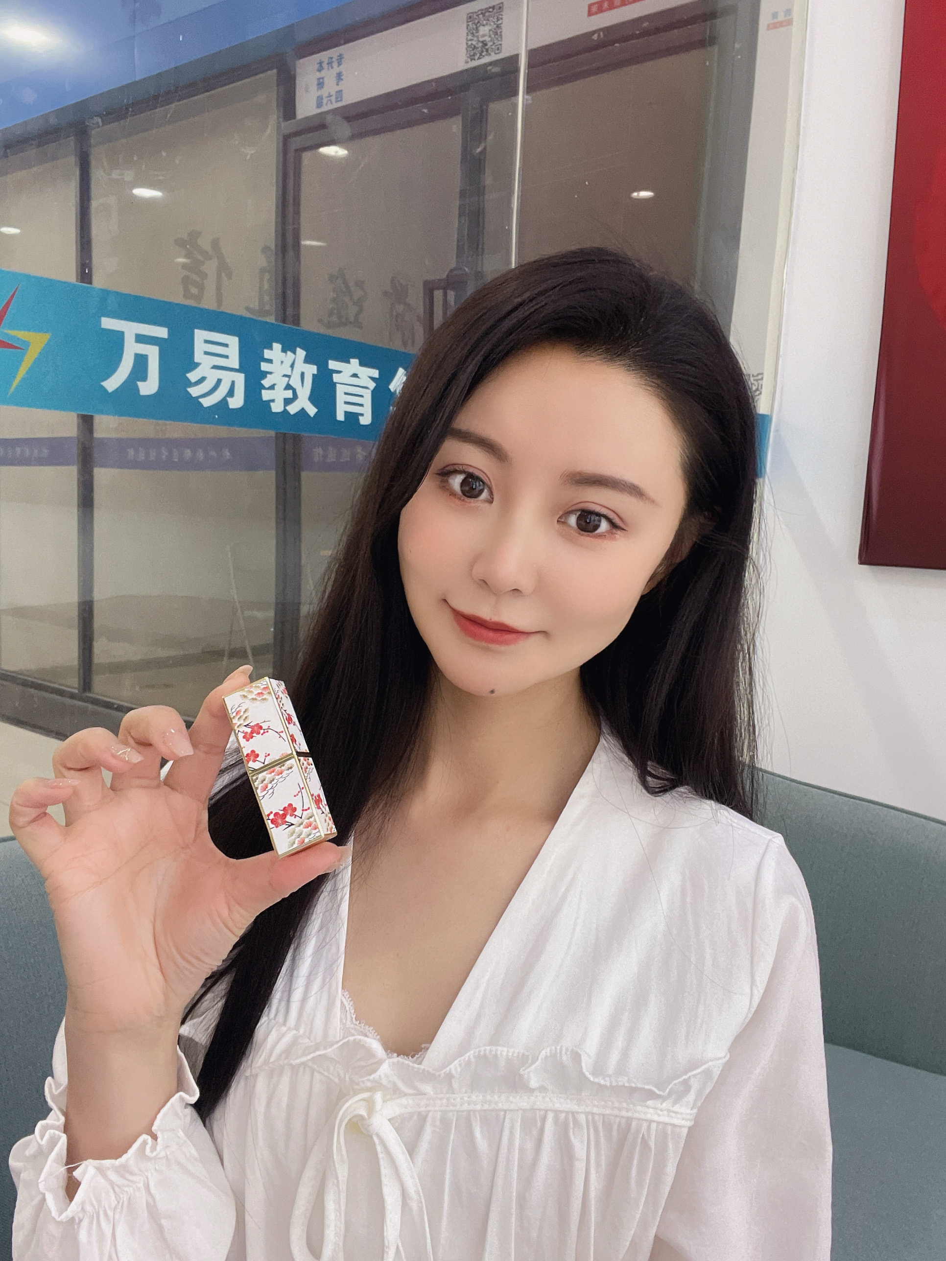 Which lipsticks look good and look younger? Get rid of dull lip color ...