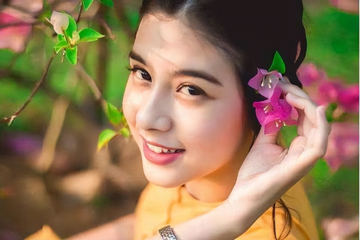 When traveling to Myanmar, try not to stare at beautiful women for a ...